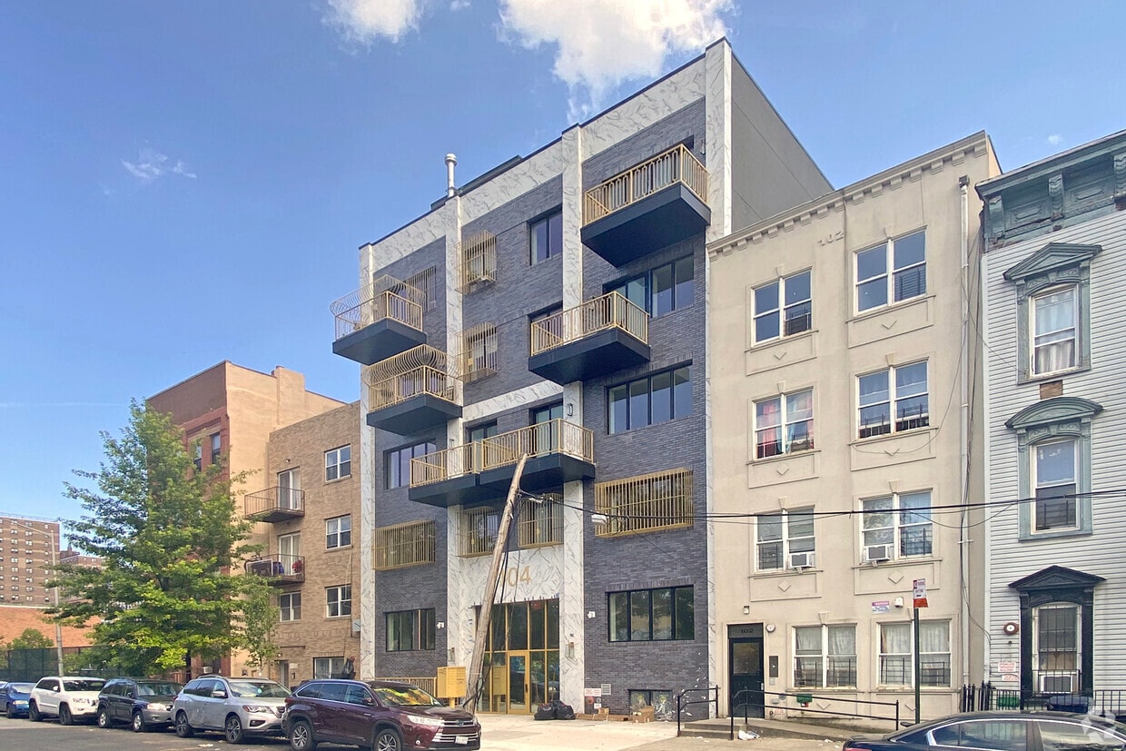 104 M.L.K. Jr Pl - 104 Martin Luther King Junior Pl Brooklyn, NY 11206 ...