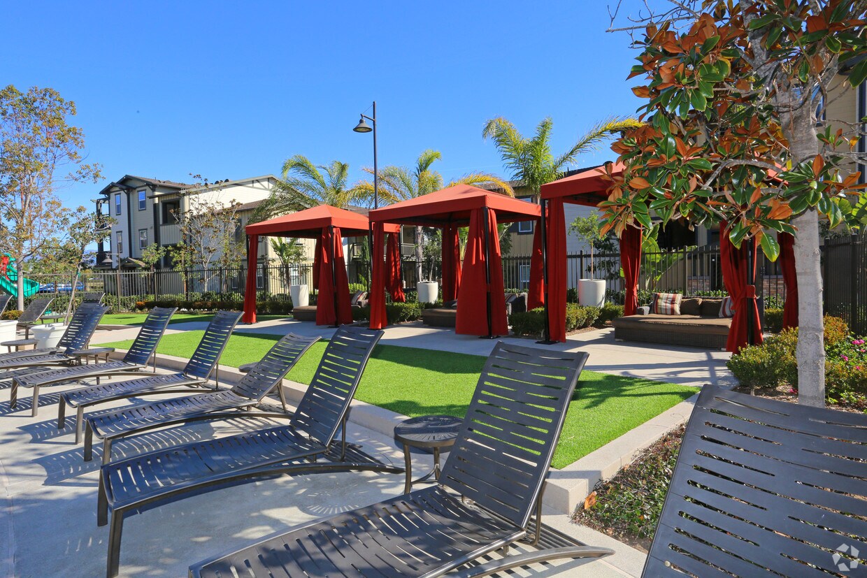 Artisan Apartments at East Village - Apartments in Oxnard, CA ...