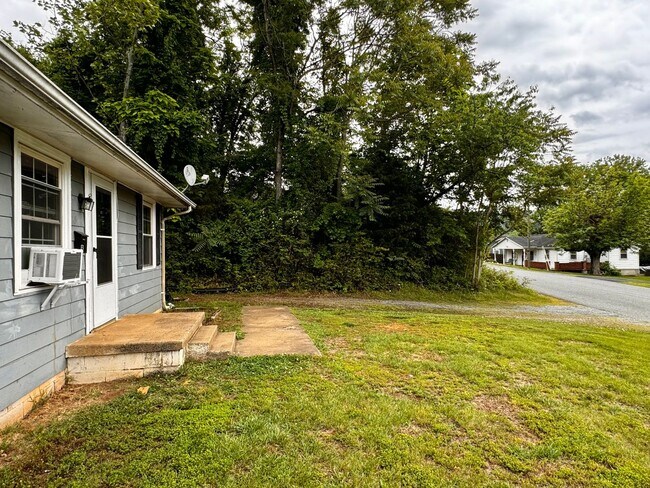 1508 6th St SE Unit B, Charlottesville, VA 22902 - Room for Rent in ...