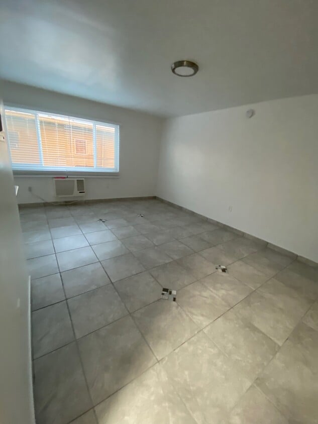 116 Apartments for Rent in 91402, CA | Westside Rentals