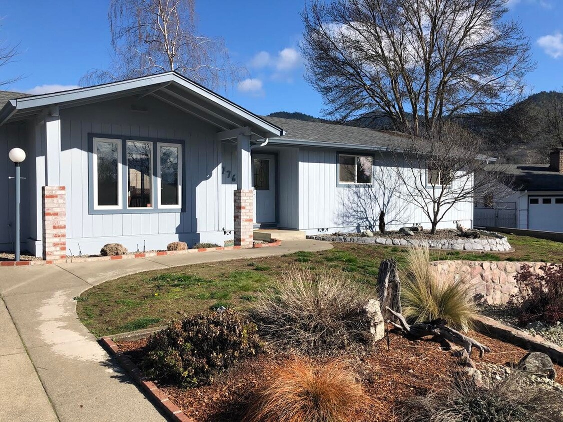 776 NW Carol Dr, Grants Pass, OR 97526 - House Rental in Grants Pass ...