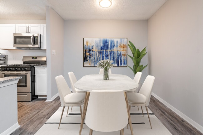 Foxboro Apartments for Rent with Wheelchair Access - Charlotte, NC ...