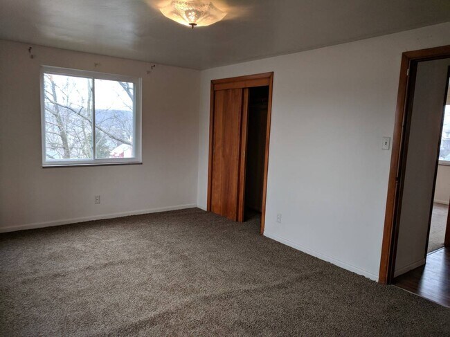 Apartments for Rent with Hardwood Floors in Lower Burrell PA ...
