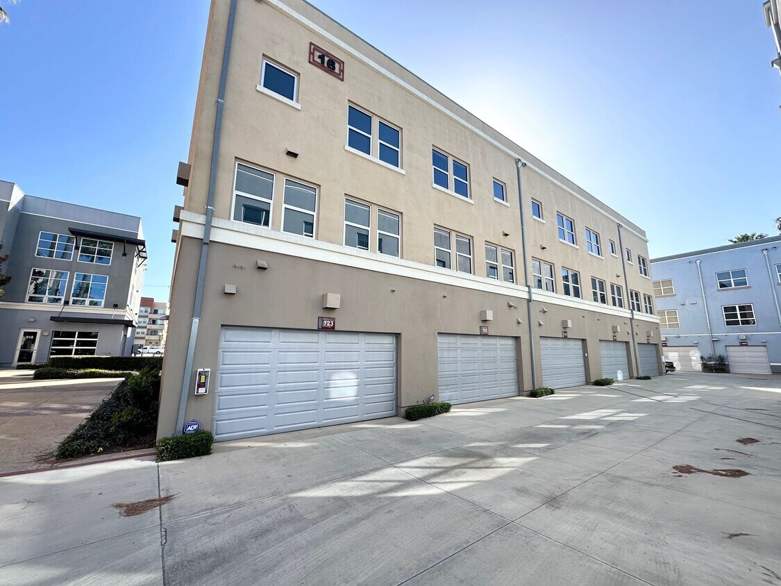 717 Poinsettia St N, Santa Ana, CA 92701 - Condo for Rent in Santa Ana ...