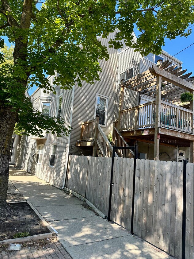 3315 N Greenview Ave Chicago, IL 60657 - Alquileres en Chicago, IL ...