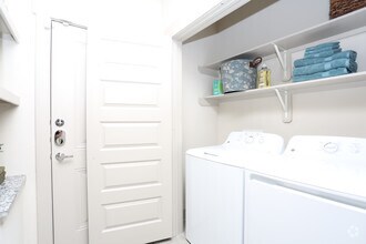 Everly Apartments Rentals - Houston, TX | Apartments.com