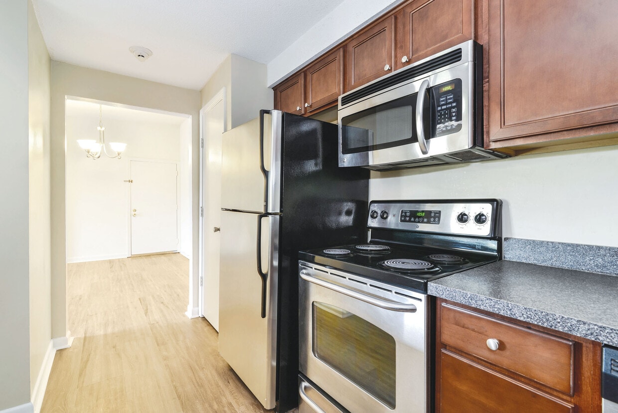 Royal Crest Warwick - 42 Cedar Pond Dr Warwick, RI 02886 | Apartments.com