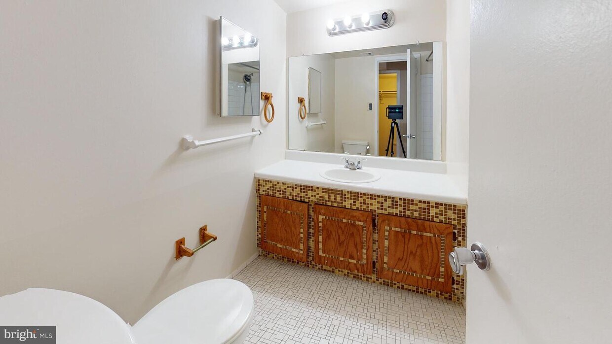 2634 Wagon Dr Unit 280, Alexandria, VA 22303 - Room for Rent in ...