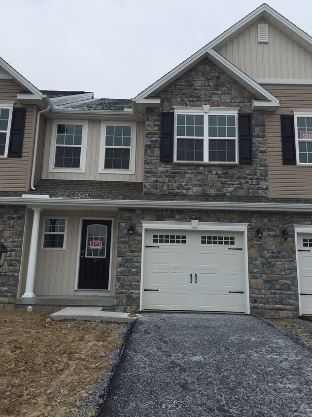 5 Simon Ct Mechanicsburg Pa 17050 House Rental In Mechanicsburg Pa