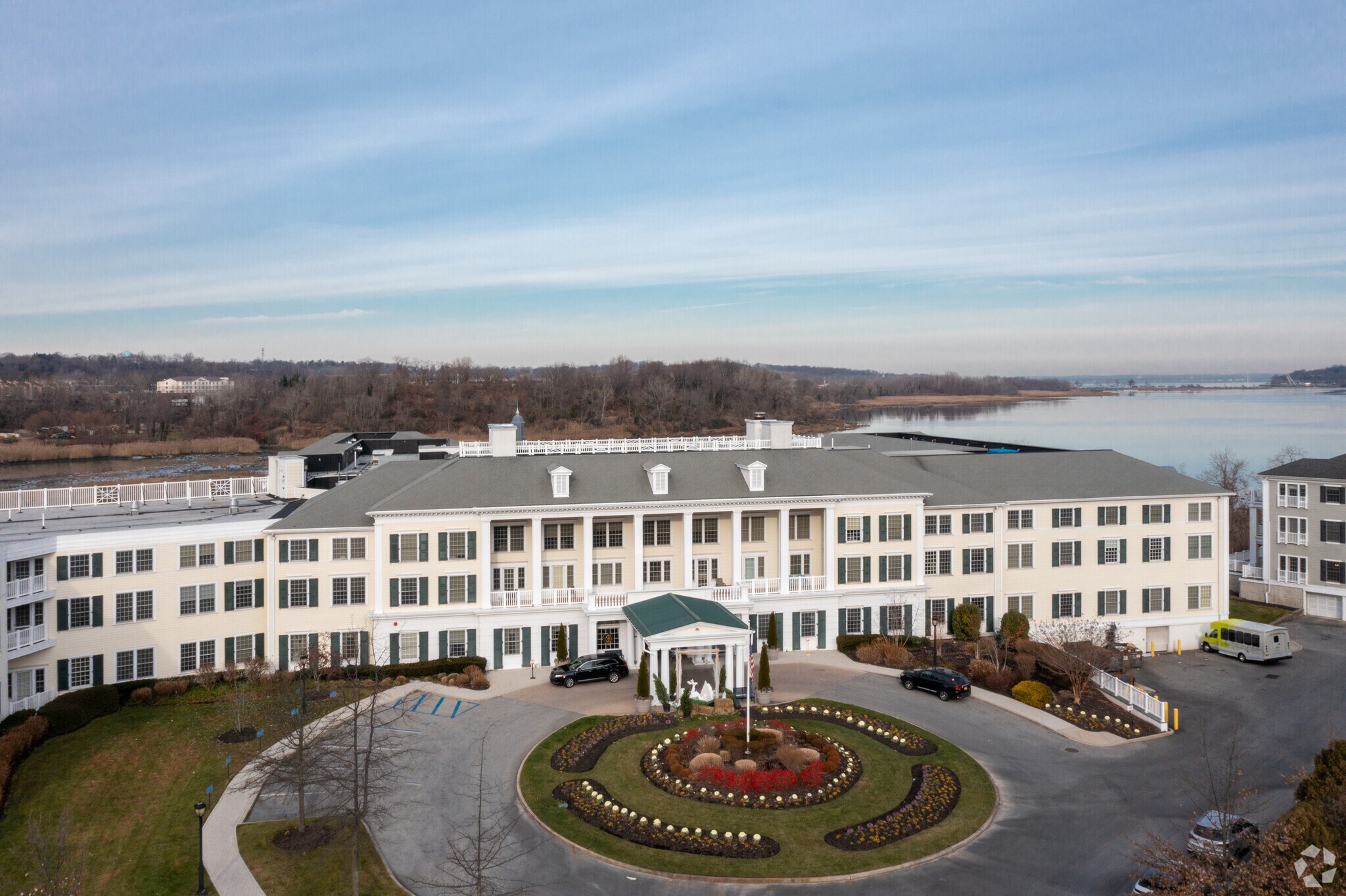Atria on Roslyn Harbor Senior Living - 100 Landing Rd Roslyn, NY 11576 ...