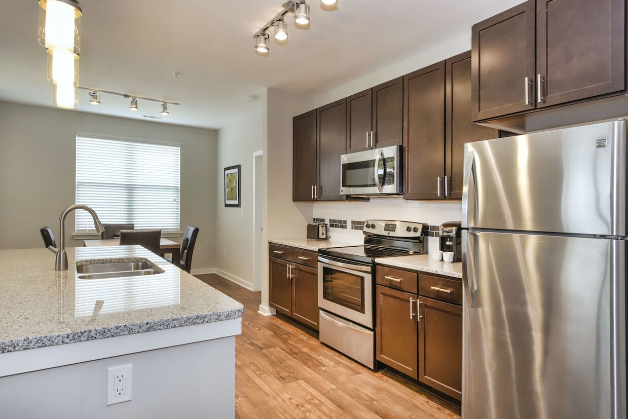 Axis Berewick - Apartments at 7015 Skye Bridge Way Charlotte, NC ...