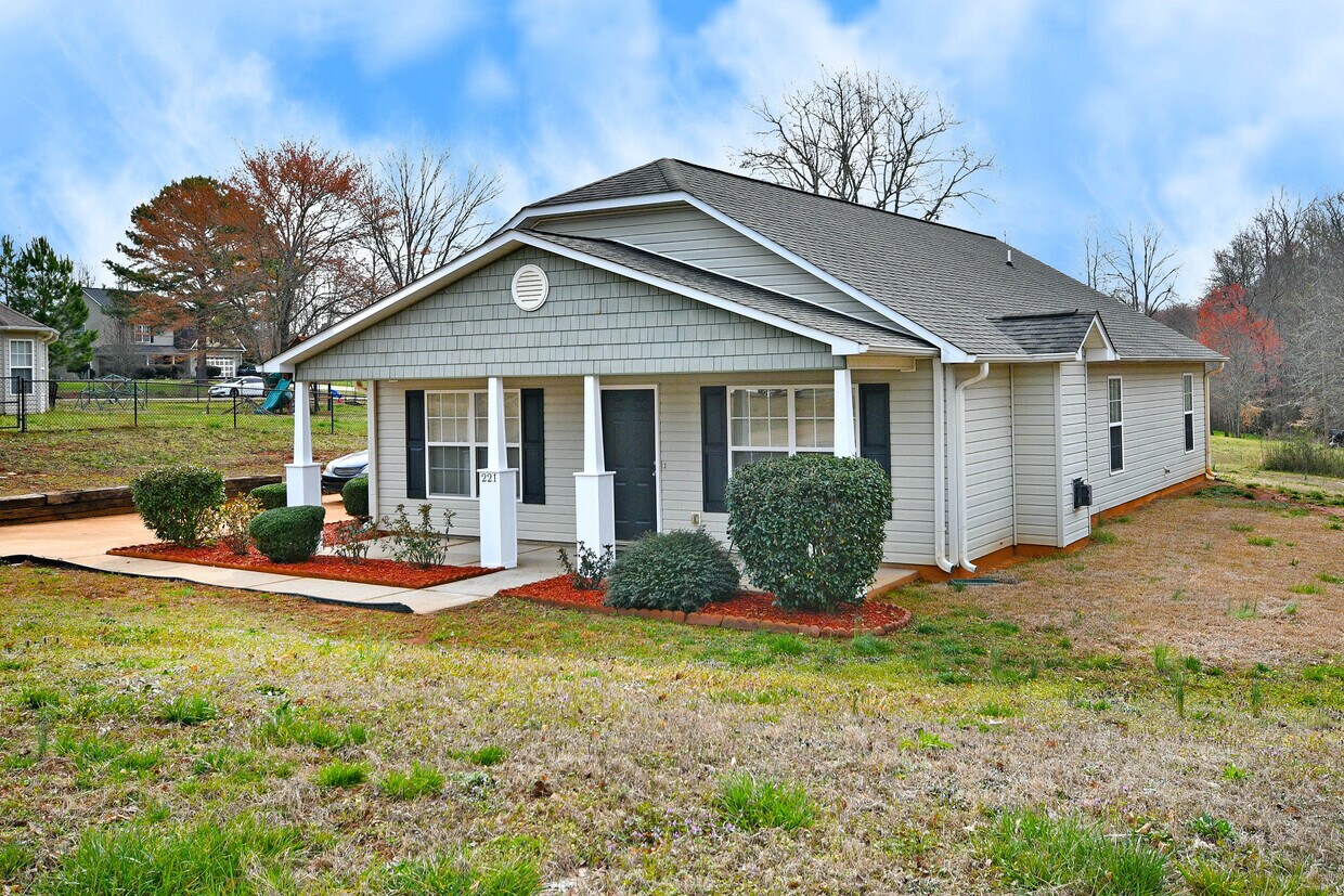 221 Shady Spring Way, Wellford, SC 29385 - House Rental in Wellford, SC ...