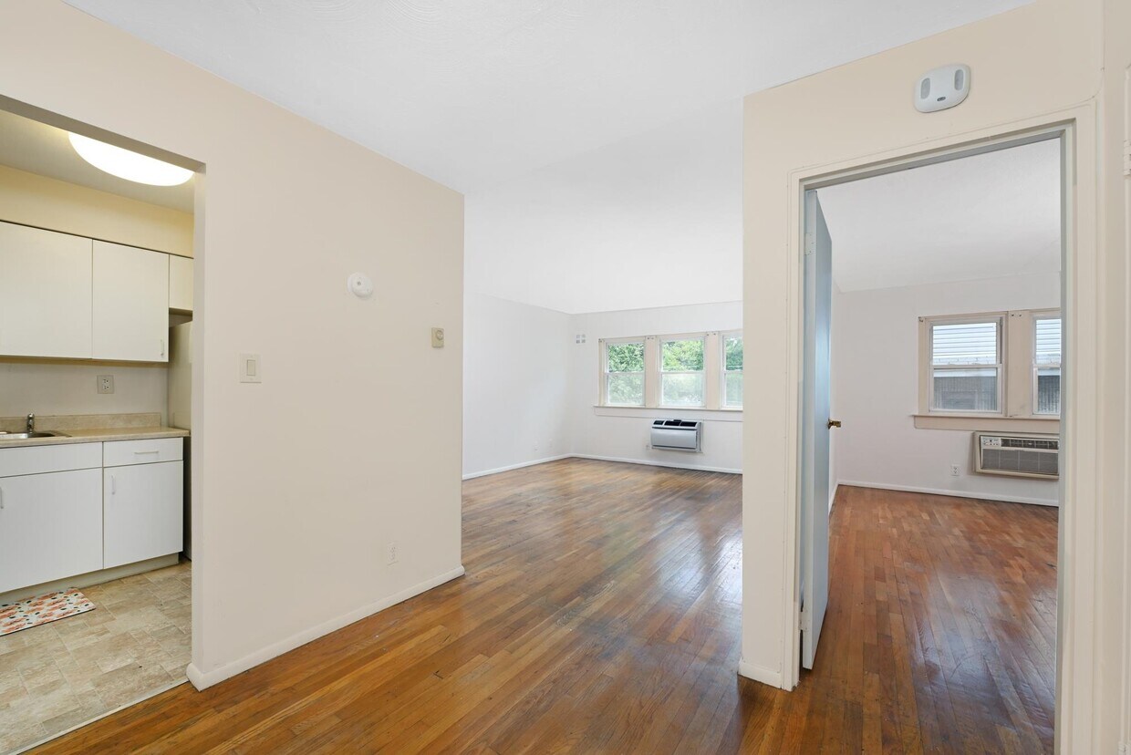33-37-37 W 32nd St Unit A6, Bayonne, NJ 07002 - Condo for Rent in Bayonne, NJ | Apartments.com