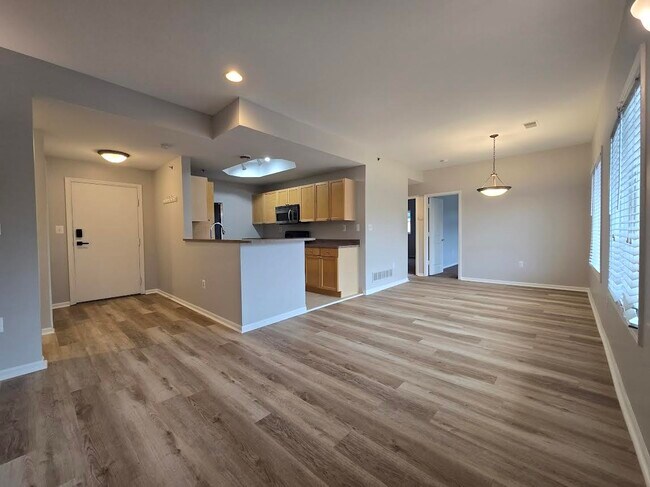 Apartments for Rent with a Walk-In Closet in The Transit Center, Troy ...