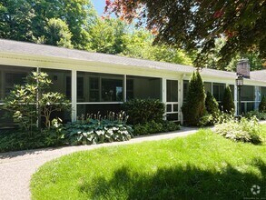 High Meadow Apartments for Rent with Hardwood Floors - Brookfield, CT ...