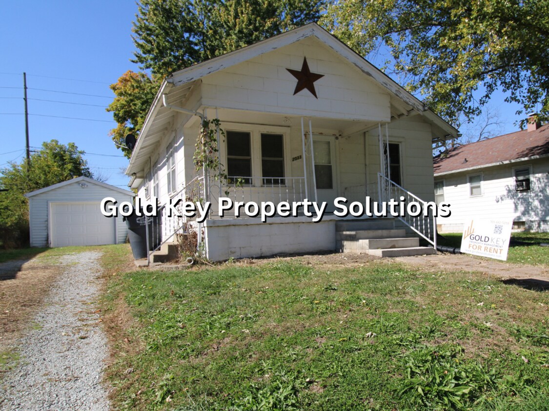 2033 Hill St, Anderson, IN 46012 - House Rental in Anderson, IN ...