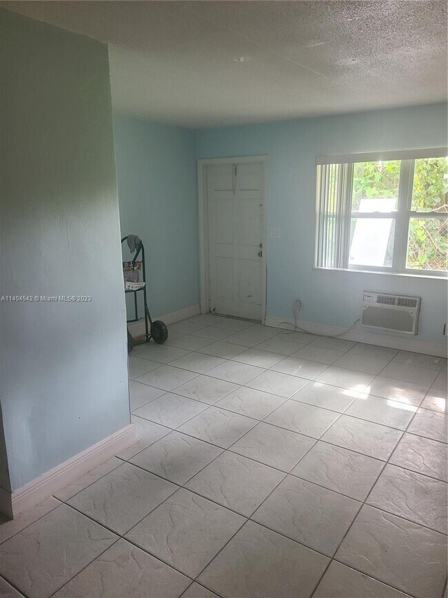 820 SW 29th St Unit 2, Fort Lauderdale, FL 33315 - Room for Rent in ...