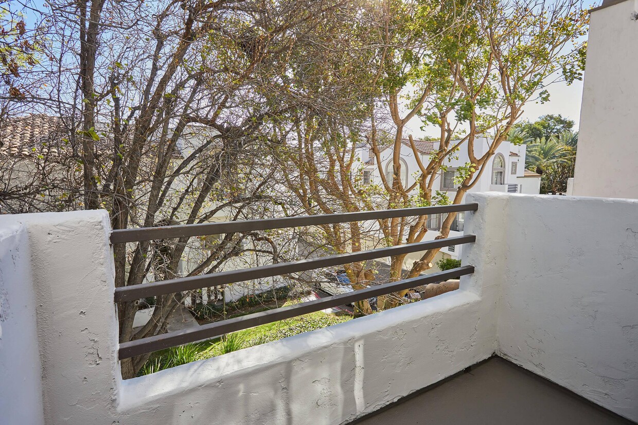 Summit at Warner Center - 22219 Summit Vue Ln Woodland Hills, CA 91367 ...