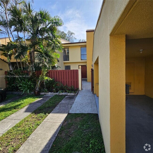 Townhouses at Jacaranda Condominiums Apartments for Rent with a Yard ...