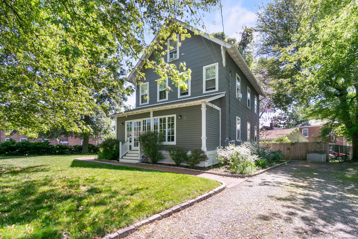 1977 Kings Hwy Unit 2, Fairfield, CT 06824 - Room for Rent in Fairfield ...