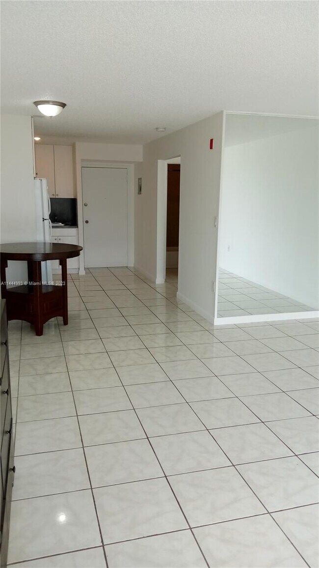 750 NE 195th St Unit 222, Miami, FL 33179 - Room for Rent in Miami, FL ...