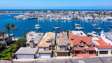 Lido Peninsula Resort Apartments for Rent with Hardwood Floors ...