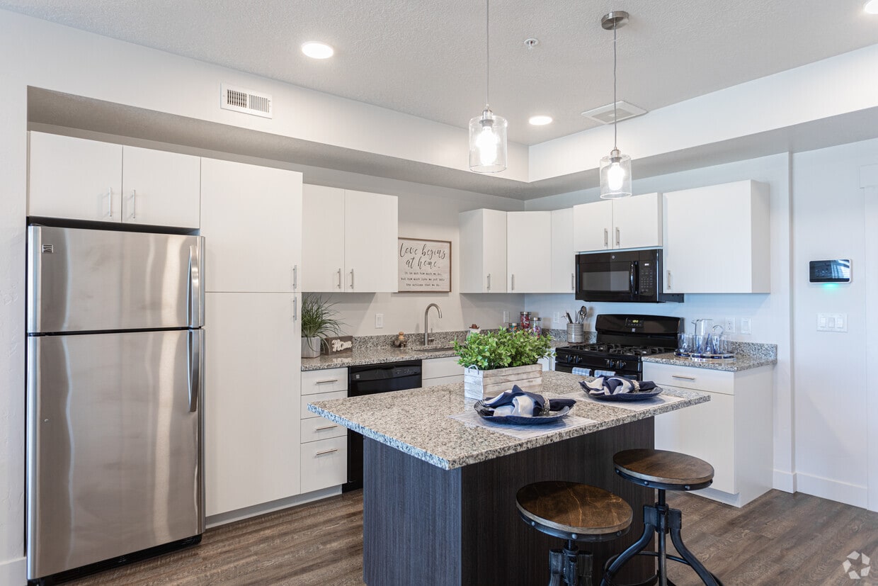 Seasons at Southpoint - 14747 S Draper Pointe Way Draper, UT 84020 ...