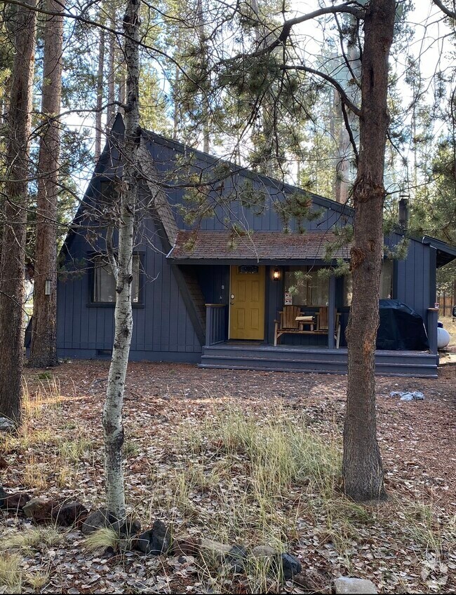 Best Luxury Oregon Water Wonderland Apartments for Rent - Bend, OR ...