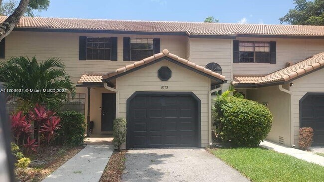 Jacaranda Pointe Apartments for Rent with a Garage - Plantation, FL ...