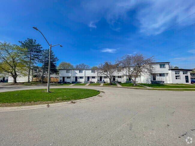 Apartments for Rent Near University of Waterloo Main Campus - Waterloo ...