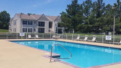 Rolling Meadows Apartments - Tax Credit Rentals - Williamsburg, VA ...