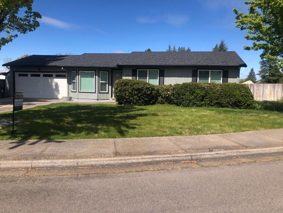 3229 Woodbriar Dr, Medford, OR 97504 - House Rental in Medford, OR ...