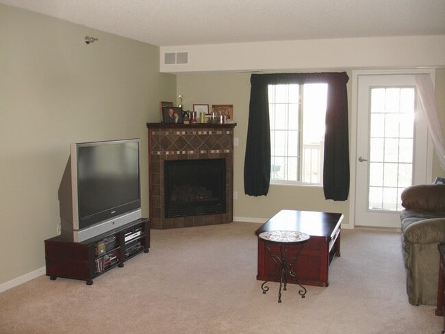 2022 29th Pl NW Unit 201, Rochester, MN 55901 - Condo for Rent in ...