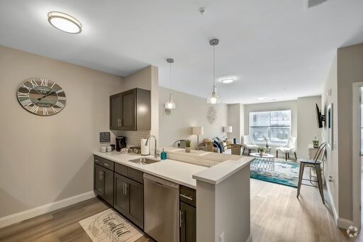 Mount Pleasant-Lower Broad Apartments for Rent with a Swimming Pool ...