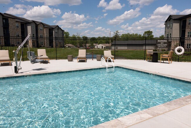 Rolling Ridge Apartments for Rent with a Walk-In Closet - Olathe, KS ...