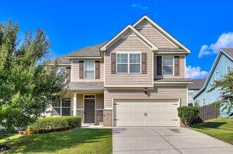 Baker Place Estates Houses for Rent with a Swimming Pool - 1 Homes ...