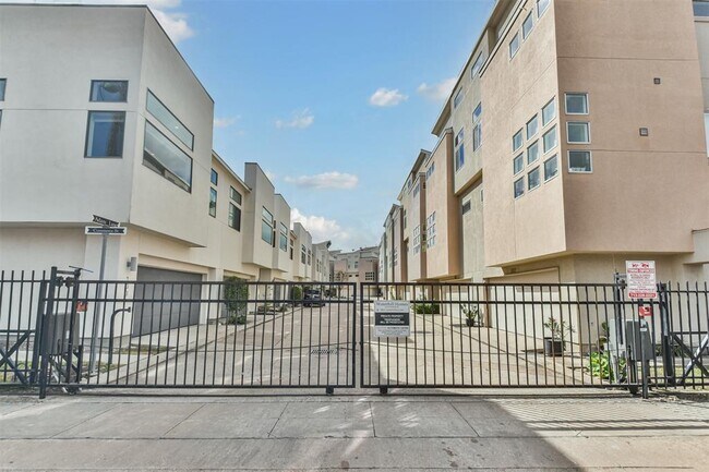 103 Adam Ln, Houston, TX 77003 - Condo for Rent in Houston, TX ...