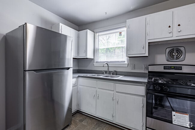 New Castle Apartments - Apartments in Colonial Heights, VA | Apartments.com