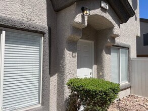 High Noon at Boulder Ranch Apartments for Rent with a Garage ...