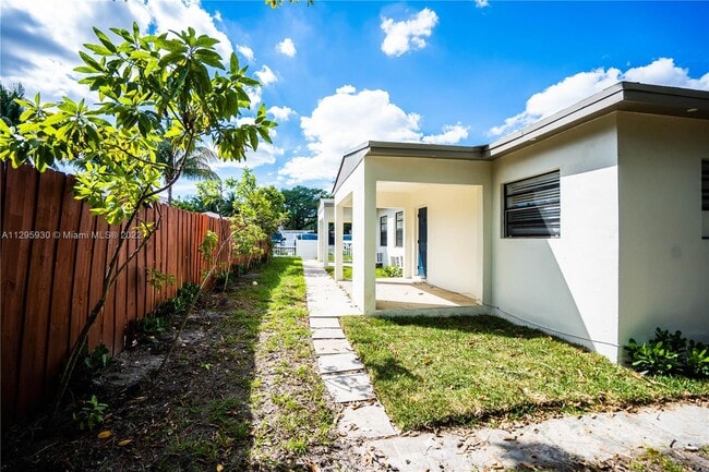 1110 NW 6th Ave Unit 1, Fort Lauderdale, FL 33311 - Room for Rent in ...