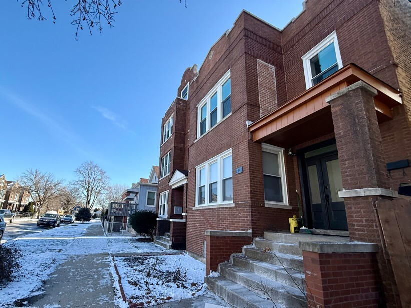 2543 W 39Th Pl, Chicago, IL 60632 - House Rental in Chicago, IL ...