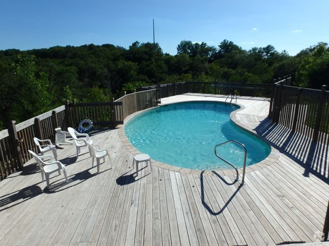 Miles Manor Apartments for Rent with a Swimming Pool - Columbia, MO - 4 ...