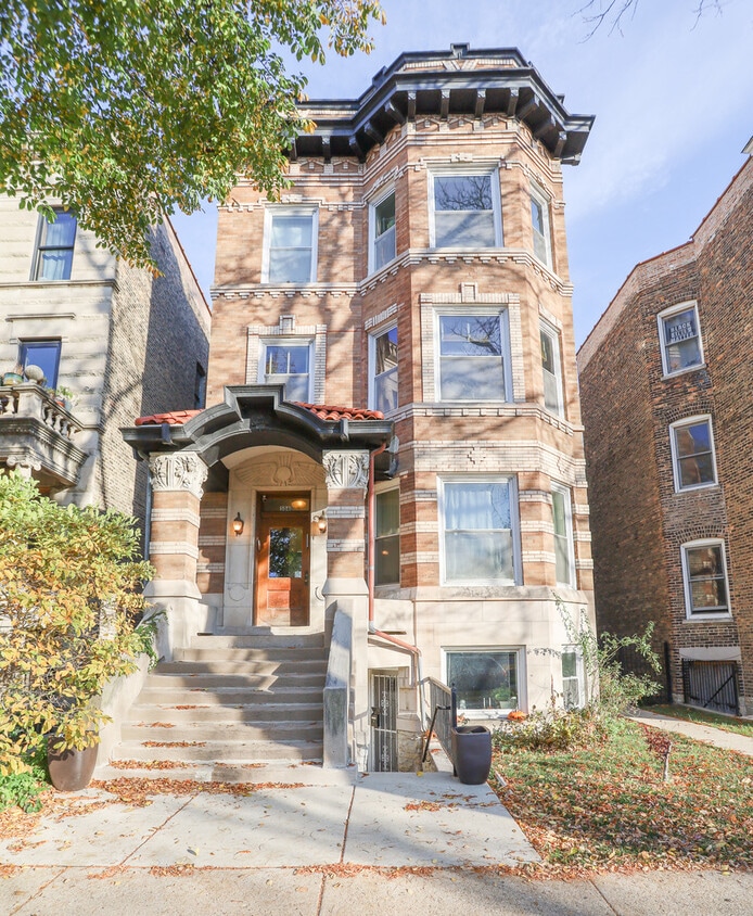 3040 W Logan Blvd Unit 00G2, Chicago, IL 60647 - Condo for Rent in ...