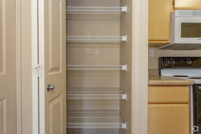 Oak Tree Apartments - 16055 SW 108th Ave Tigard, OR 97224 | Apartments.com