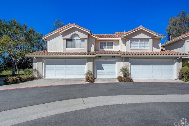 Serrano Highlands Master Apartments for Rent with Extra Storage - Lake ...