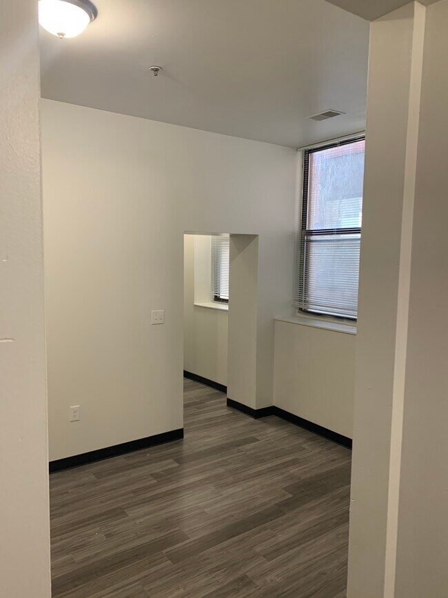 Renaissance North - 1905 Elmore St Cincinnati, OH | Apartments.com