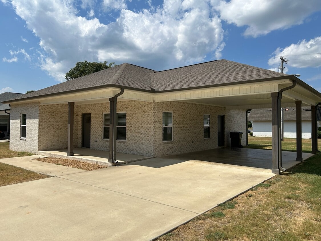 1005 Ford Ave, Muscle Shoals, AL 35661 - House Rental in Muscle Shoals ...