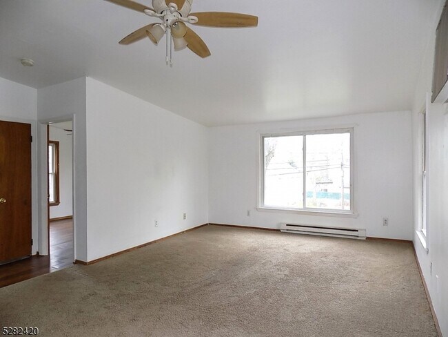 111 Ryerson Ave, Wayne, NJ 07470 - House Rental in Wayne, NJ ...