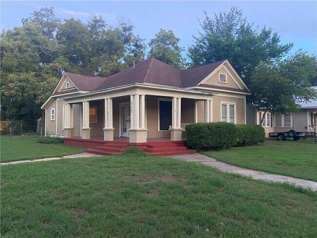 600 NE 2nd St, Smithville, TX 78957 - House Rental in Smithville, TX ...