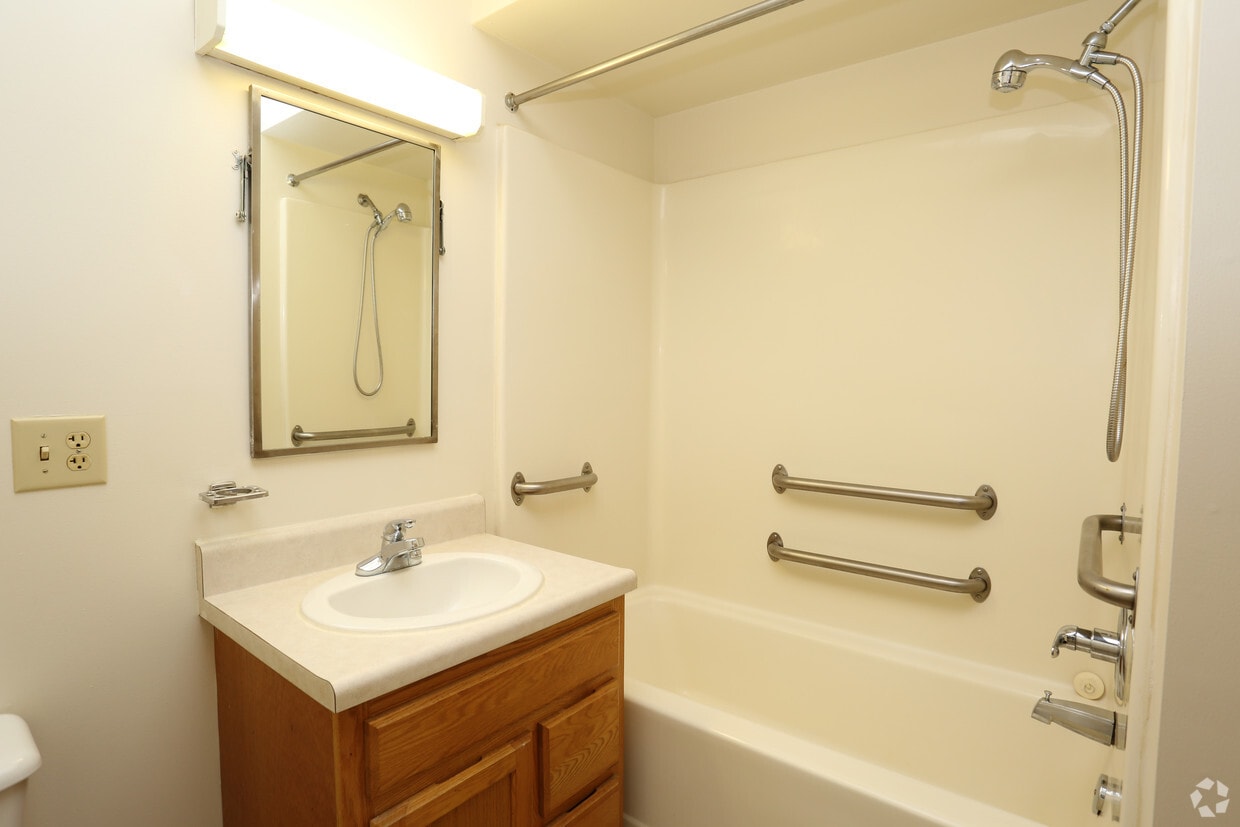 Evergreen Hills - 3258 Pine Terrace Rd Macedon, NY 14502 | Apartments.com